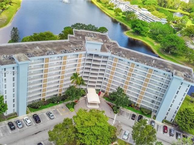 3010 N Course Dr Apt 104, Pompano Beach, FL 33069
