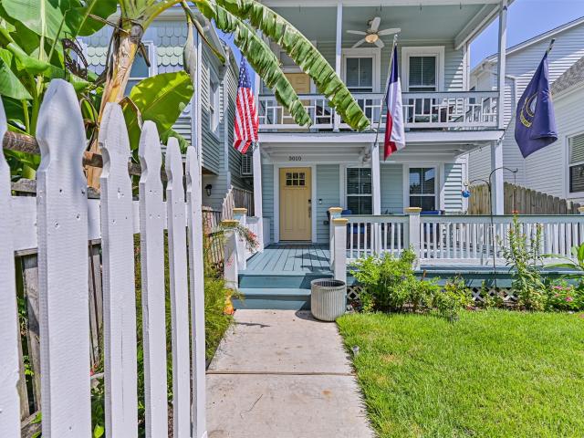 3010 Bernardo De Galvez Avenue