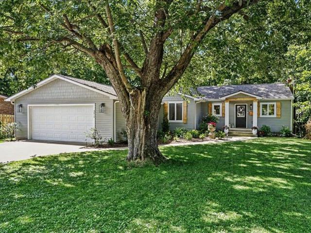 3010 Bonnie Ln, Saint Joseph, MI 49085