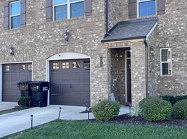 3010 Defilade Dr, Murfreesboro, TN 37128