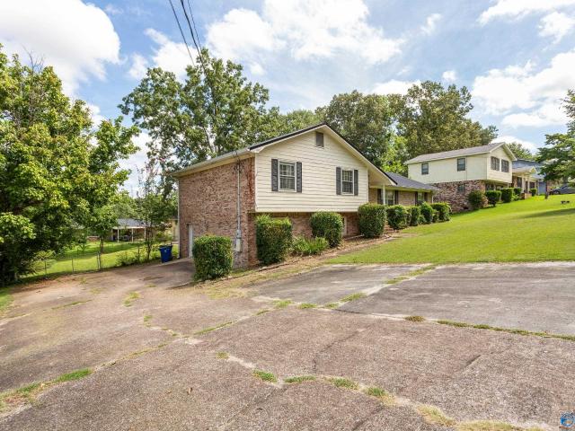 3010 Lakewood Drive