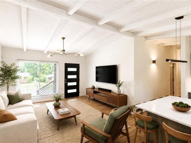3010 Pasadena Drive