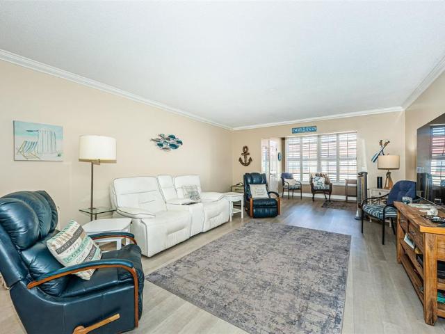 3010 59th St S, Unit 302, Gulfport, FL 33707 | MLS #TB8456 | Compass