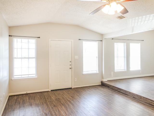 3011 Main Street 3015
