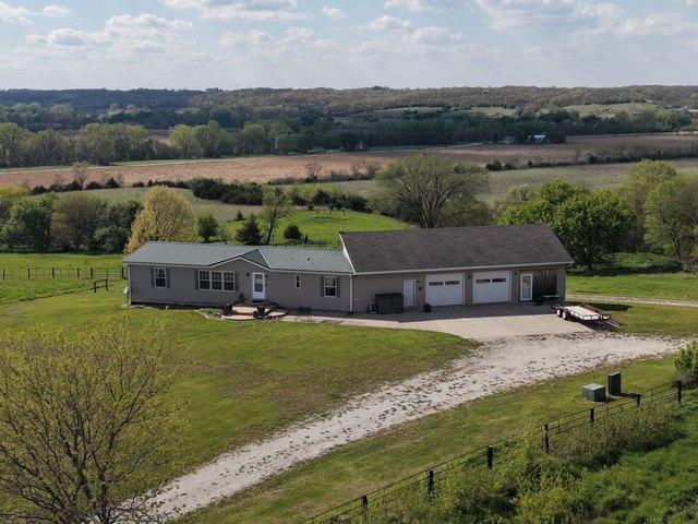 3011 Settlers Trl, Saint Charles, IA 50240