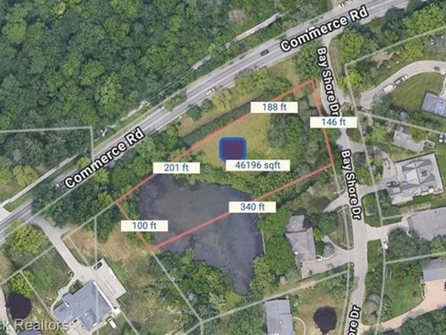 3012 Bay Shore Dr W, Orchard Lake Village, MI 48324