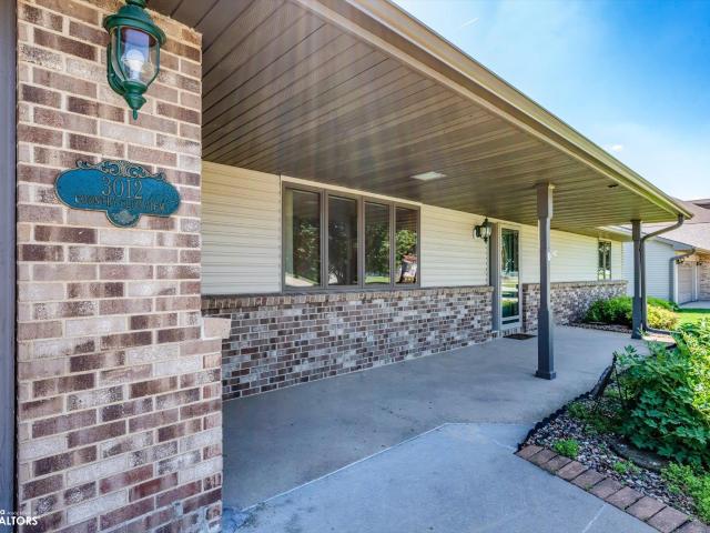 3012 Country Club View