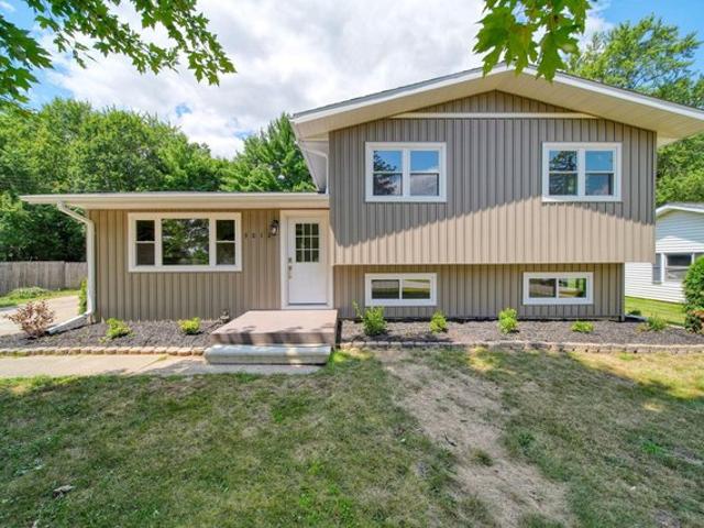 3012 John Glenn Dr, Jackson, MI 49201
