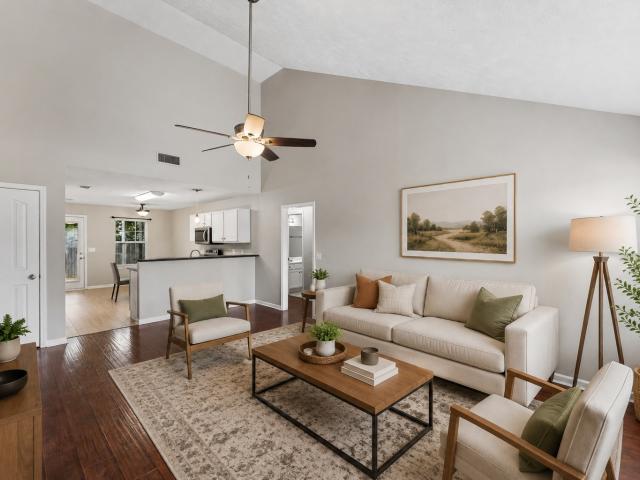 3012 Roscommon Dr