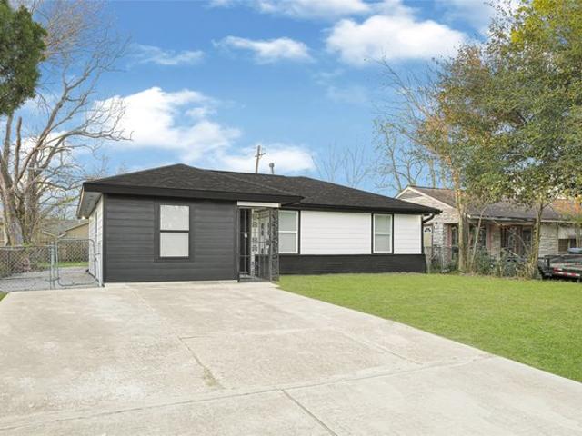 3013 Bloomfield St, Houston, TX 77051
