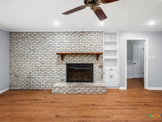 3013 El Camino Drive