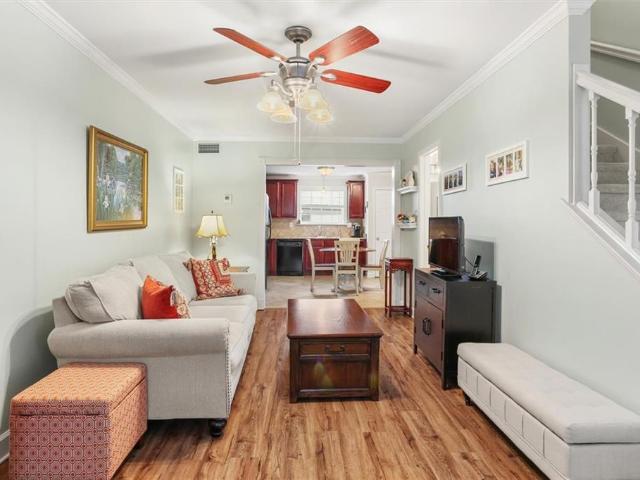 3013 Ridgelake Drive # 203