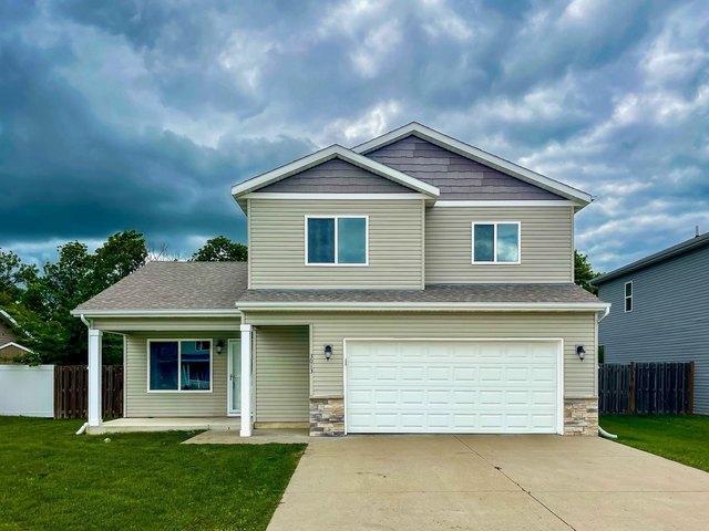 3013 12th St NW, Minot, ND 58703
