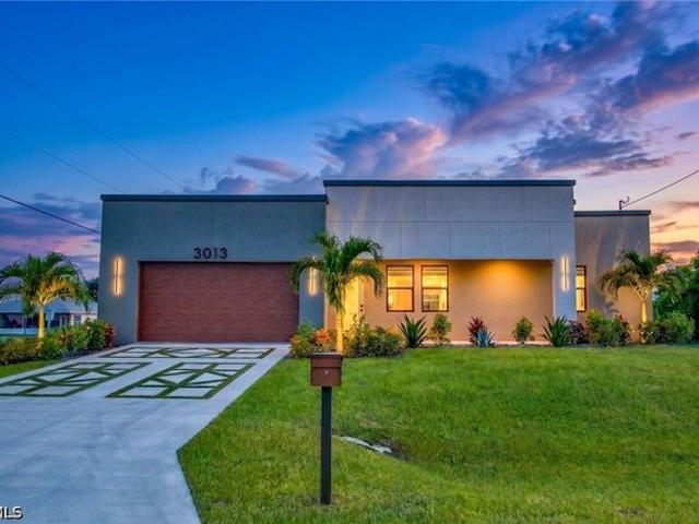 3013 39th St SW, Lehigh Acres, FL 33976