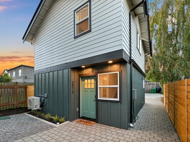 3013 61st Ave SW, Seattle, WA 98116