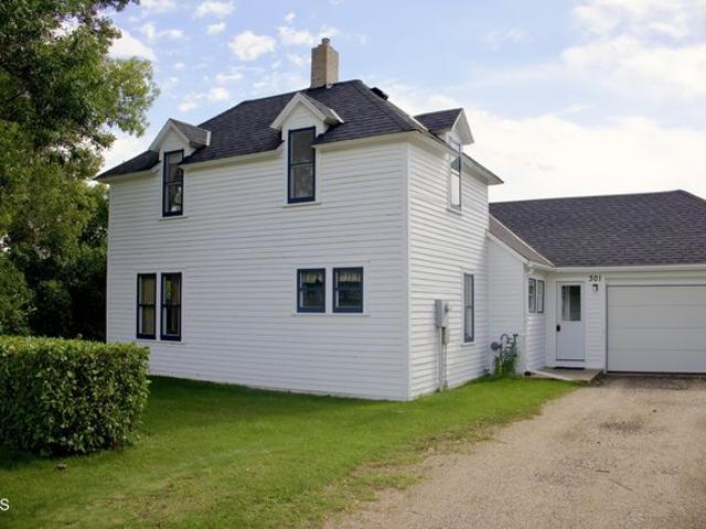 301 3rd Ave W, Lignite, ND 58752