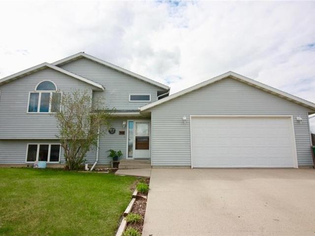 301 15th St N, Breckenridge, MN 56520