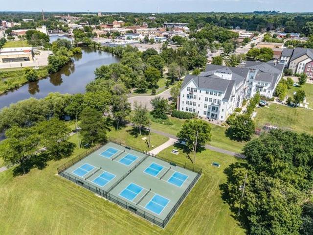 301 7th St W Unit 2203, Northfield, MN 55057