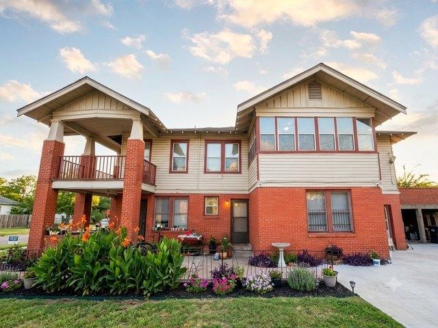 301 66th St, Houston, TX 77011