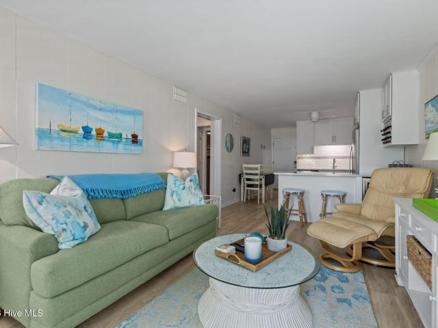 301 Commerce Way # 138