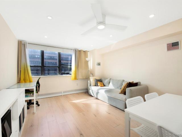 301 Cathedral Parkway 3M