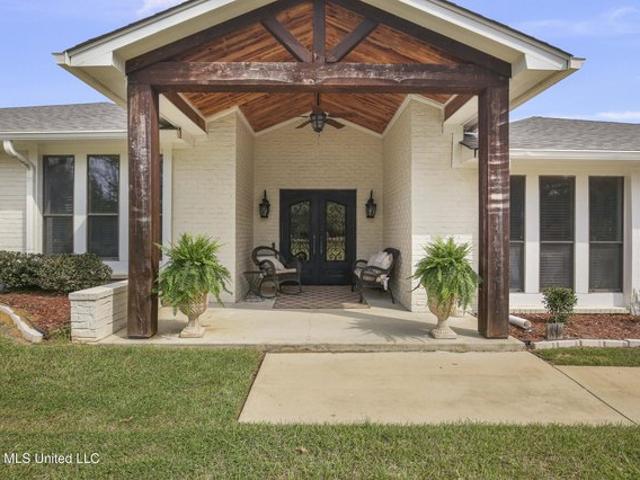301 Calumet Dr, Madison, MS 39110