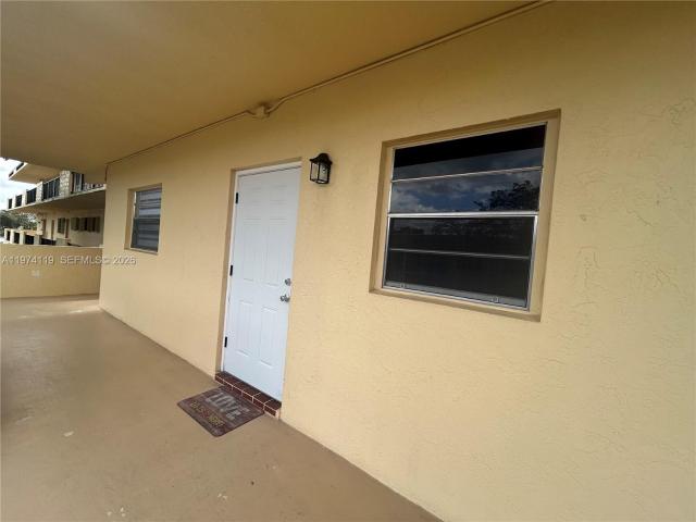 301 Cambridge Rd, Unit 211, Hollywood, FL 33024 | MLS #A11974