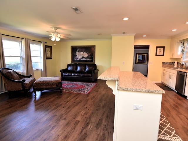 301 Camellia Dr