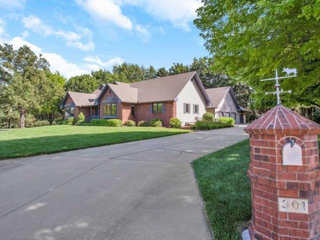 301 Campus Ct, North Newton, KS 67117