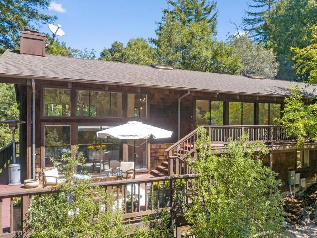 301 Canyon Oaks