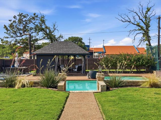 301 Chapelwood Drive
