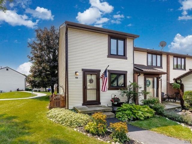 301 Charlesgate Cir, East Amherst, NY 14051