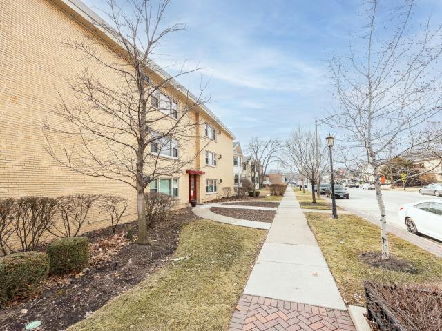 301 Chicago Ave, Unit 3CW, Oak Park, IL 60302 | MLS #12580 | Compass