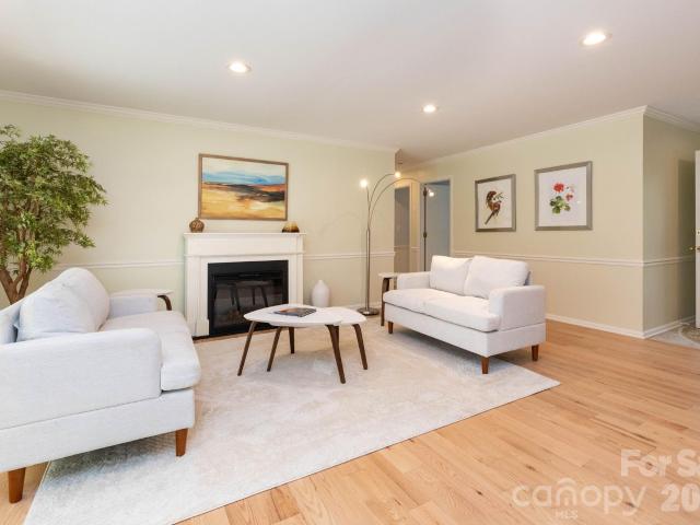 301 Crowfields Lane