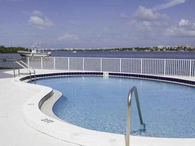 301 Croton Ave Apt 405, Lantana, FL 33462