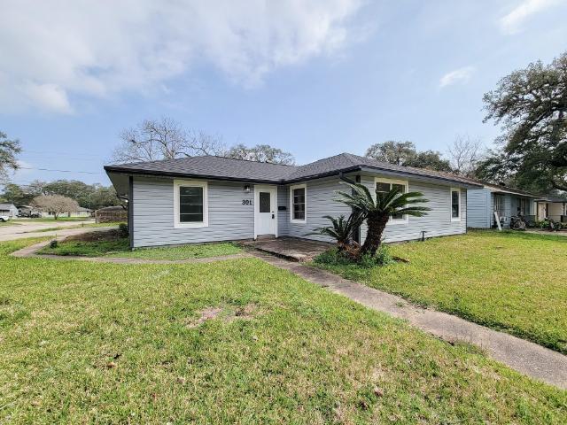 301 Cypress St, Lake Jackson, TX 77566 | MLS #23277 | Compass