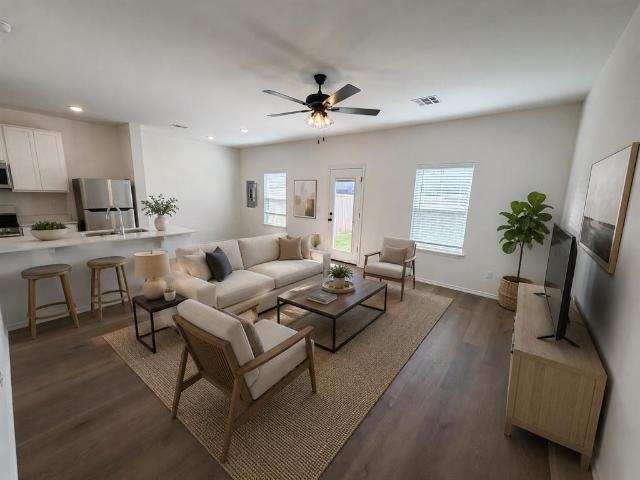 301 Aaran Way
