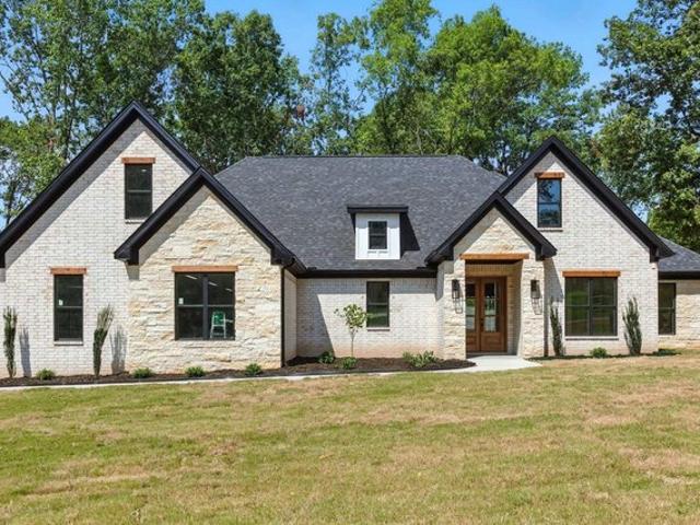 301 Abrielle Ln, Benton, AR 72019