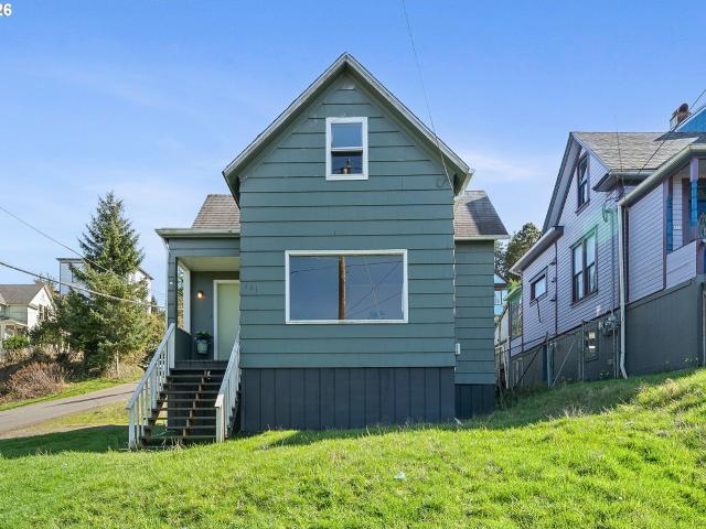 301 Alameda Ave, Astoria, OR 97103 | MLS #778404 | Compass