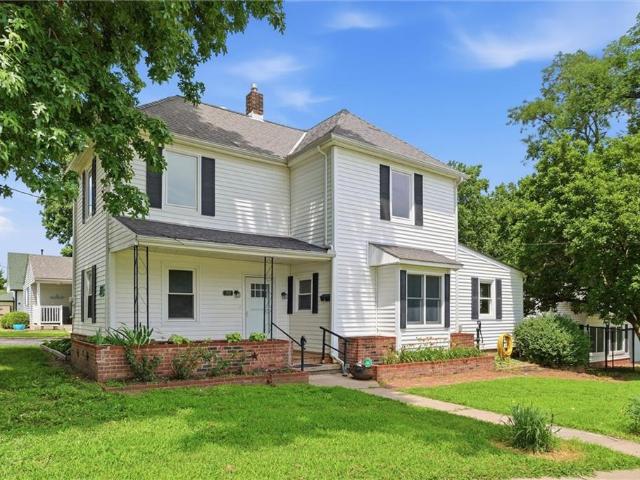 301 Allcutt Avenue