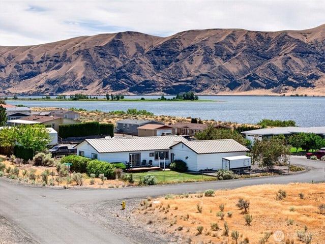 301 Arrowhead Pl SW, Mattawa, WA 99349