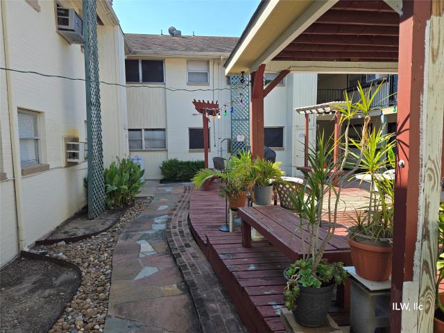 301 Avondale Street 4