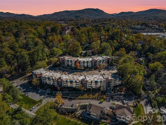 301 Bowling Park Rd, Asheville, NC 28803