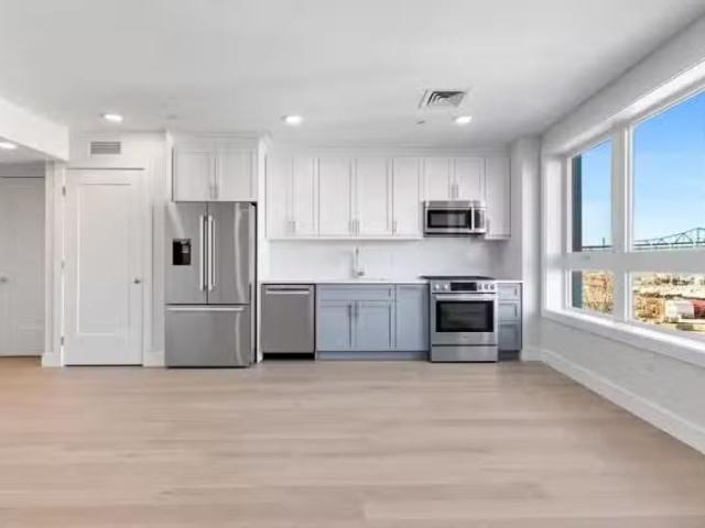 301 Border St, 301, Boston, MA 02128