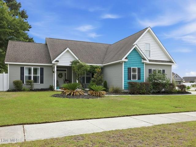 301 Big Pine Ct, Hubert, NC 28539