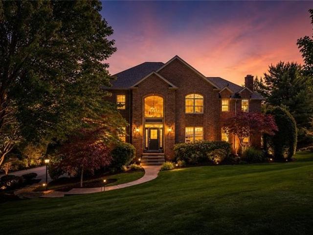 301 Bunker Hill Dr, Canonsburg, PA 15317