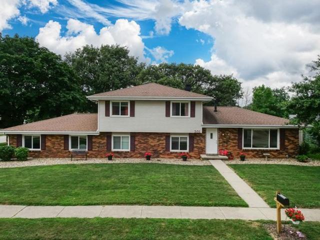 301 Garden Rd, Normal, IL 61761