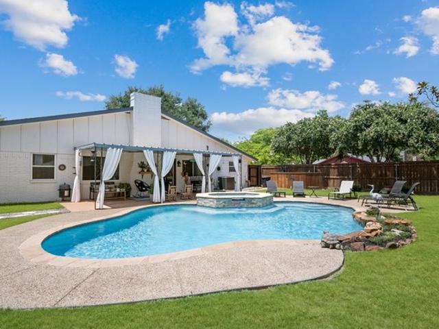 301 Gloria St, Keller, TX 76248