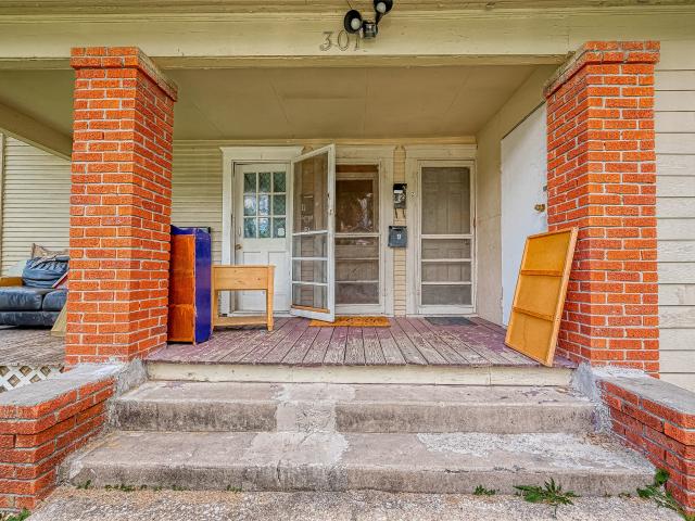 301 Grace Street 4