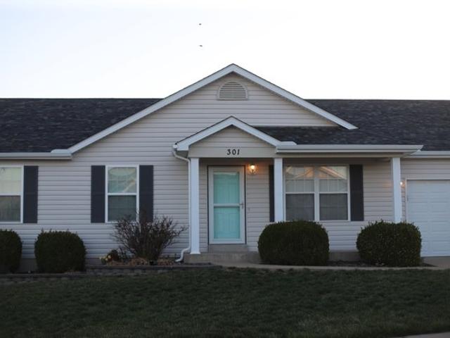 301 Double Creek Dr, Wentzville, MO 63385
